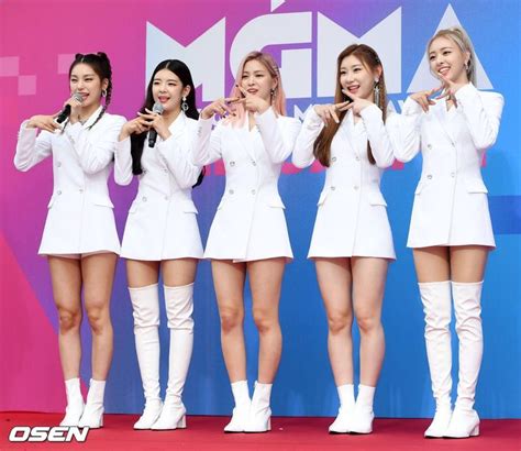 Ghim Của Doan Jung Trên Shin Yuna《itzy》