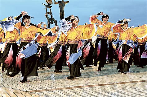 冬のよさこい 迫力の演舞 伊東で恒例「ソーズラ祭り」｜静岡新聞digital 静岡県のニュース