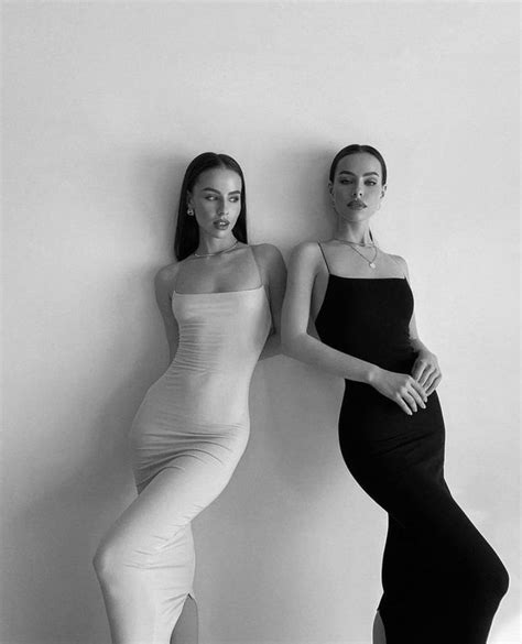 Pin By Visual Inspiration Alina Bab On 🌎 Inspired By The Worlds Sisters Photoshoot Poses