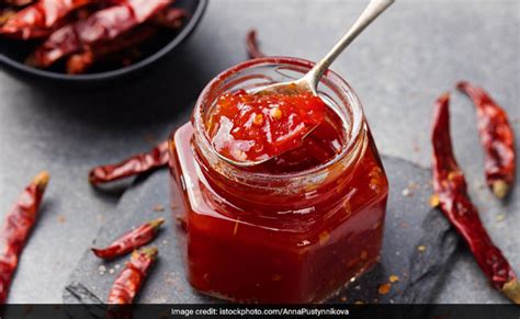 Chilli Sauce For Momos Recipe By Niru Gupta Ndtv Food