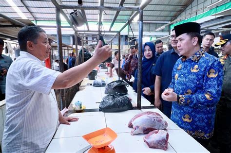 Pj Gubernur Agus Fatoni Cek Harga Sembako Di Pasar Lemabang Dan Sekip