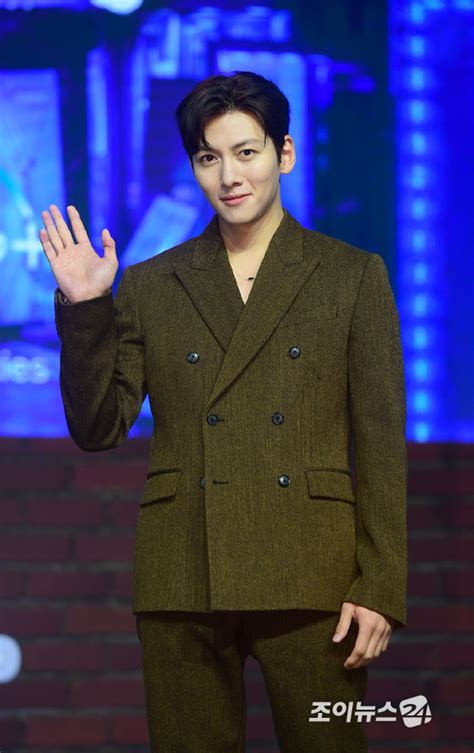 지창욱 차은우 하차 벌크 주인공 될까 긍정 검토 중 공식