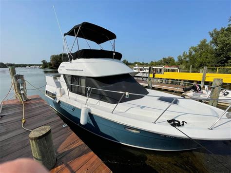 1993 Carver Sedan 300 Motorboot mit Achterkabine Kaufen - YachtWorld