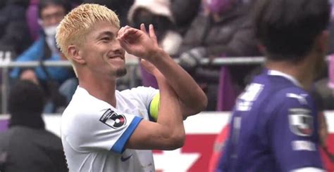 鹿島アントラーズfw鈴木優磨選手、中指を立てて煽って来たゴール裏の京都サポを2−0パフォで煽り返してイエローカード「jリーグの開幕を実感する