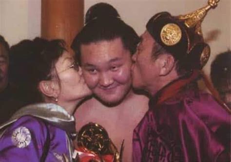 Миний ээж хөөрхөн Added A New Photo Миний ээж хөөрхөн