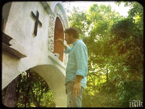 Актьорът Иван Юруков реставрира църква в Калиманци Информационна агенция ПИК