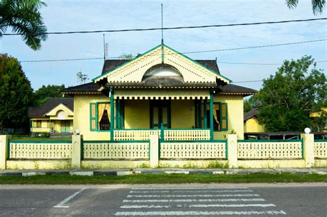 Istana Kerajaan Di Kalimantan Kesultanan Dan Kerajaan Di Indonesia
