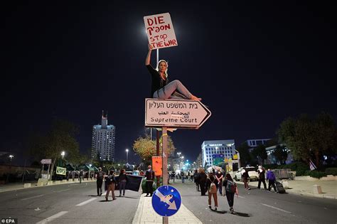 Israelis Take To Streets In Biggest Anti Bibi Protest Since War Began Daily Mail Online