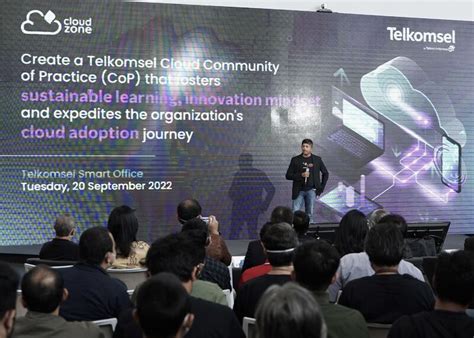 Telkomsel On Linkedin Bukasemuapeluang Cloudcenterofexcellence