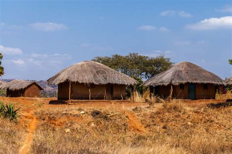 马拉维典型的非洲村afr高清图片下载 正版图片503413108 摄图网