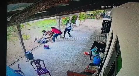 දෙමව්පියන්ගේ නිවසේ රැඳී සිටි 18 බිරිඳ සැමියා ඇවිත් පැහැරගෙන ගිහින්