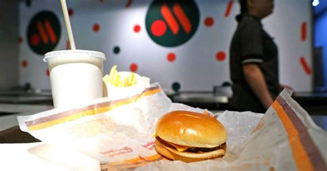 Почему в меню «Вкусно — и точка нет Биг Мака Со Вкусом