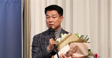 수상소감 전하는 손차훈 Sk 와이번스 단장