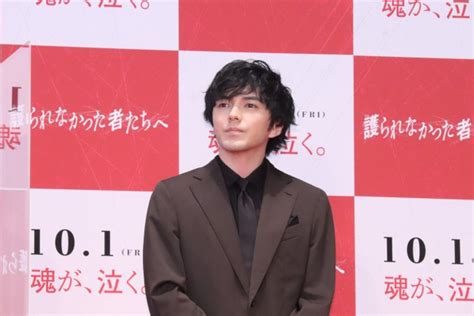 佐藤健、阿部寛のタフさに驚き「めちゃくちゃ走ったのにピンとしていた」 ／2021年9月20日 写真 映画 ニュース ｜クランクイン！