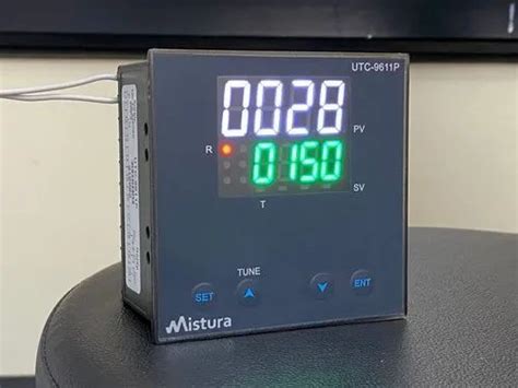 Plastic PID Temperature Controller Feature Durable High Accuracy
