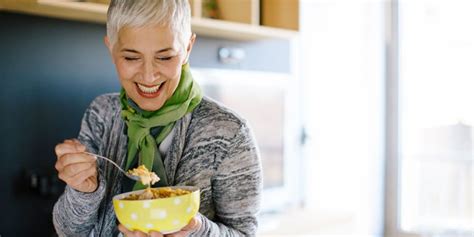 Des aliments pour mieux vivre la ménopause Véronique Cloutier