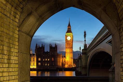 倫敦標誌性大本鐘和議會大廈 英國塔 倫敦建築 照片背景圖桌布圖片免費下載 Pngtree