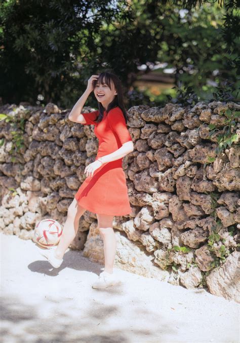 日向坂46 影山優佳1st写真集「知らないことだらけ」 微图坊