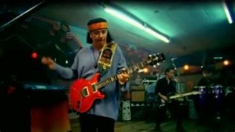 La Guitare De Santana Dans Le Clip Corazon Espinado Spotern