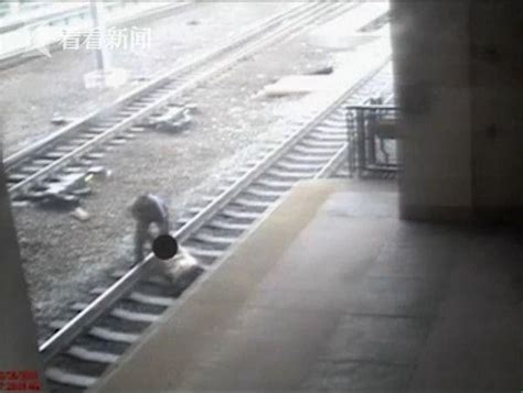 美國：生死時速 警官救下臥軌男 每日頭條