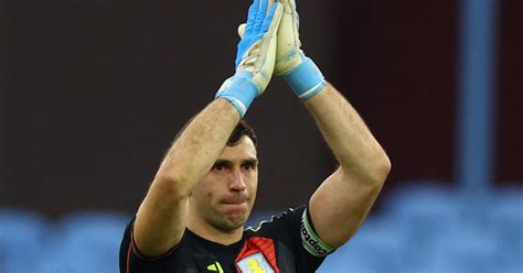 Dibu Martínez Atajó Con Un Dedo Fracturado Y El Aston Villa Venció 3 1