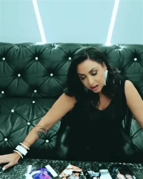 Любовта не се губи Можеш да изгубиш човека когото обичаш но не и Любовта Можеш да изгубиш