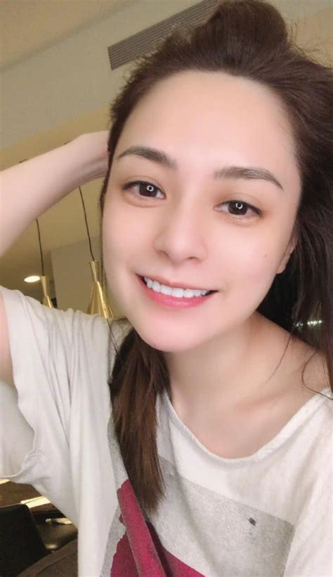 阿嬌賴弘國離婚，其實阿嬌深夜「偷看」小鮮肉直播時就已暴露了 每日頭條