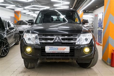 Установка двухрежимных LED ПТФ на Митсубиси Паджеро 4 (Mitsubishi ...