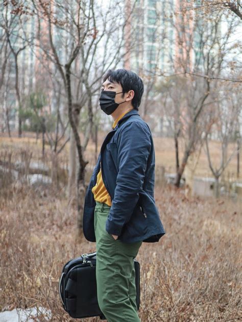 카키색 바지 코디 카키 슬랙스 옷색깔조합 남자 데일리룩 네이버 블로그