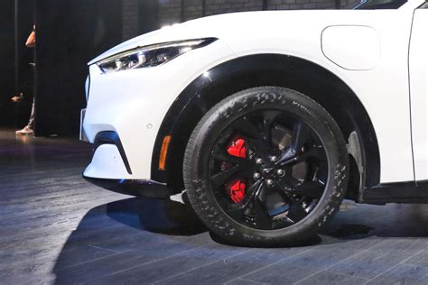 售價208萬起三規格，ford Mustang Mach E 純電野馬 Suv 預售起跑！