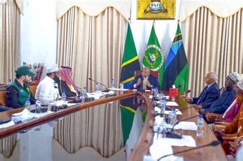 RAIS WA ZANZIBAR MHE DK HUSSEIN MWINYI AZUNGUMZA NA KAIMU BALOZI WA