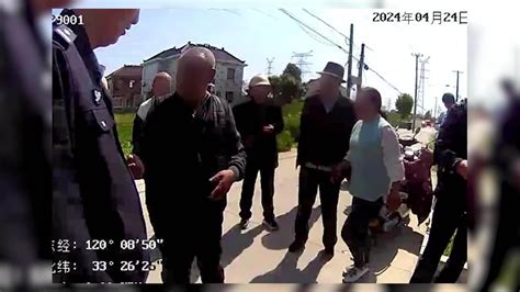 干得漂亮！男子潜入大爷家行窃被邻居们围住报警：帮抓捕的邻居最大83岁凤凰网视频凤凰网