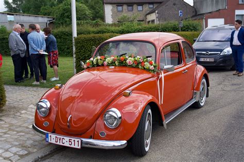 De Oranje Volkswagen Kever Van 1971 Staat Klaar Als Ceremoniewagen Bij