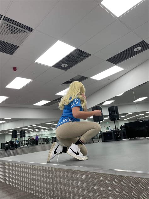 Swole Mommy Princess Zelda Rcosplaygirls