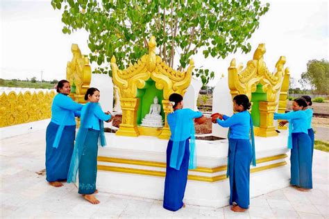 ပွင့်ဖြူမြို့နယ်၌ ကဆုန်ညောင်ရေသွန်းလောင်းပူဇော်ပွဲ စည်ကားစွာ ကျင်းပ