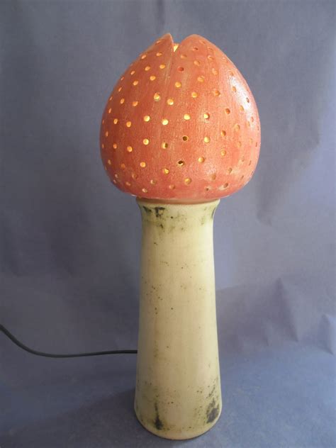 ΚΕΡΑΜΙΚΑ ΛΙΟΥΓΚΑ ΜΑΡΙΑ ΦΩΤΙΣΤΙΚΑ