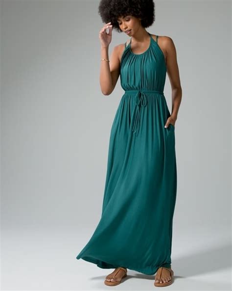 Best Dresses For Large Busts According To Stylists