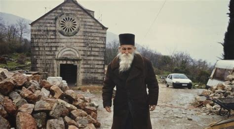 Светосавска Башта Црква се најпре изграђује онде где има неколико хришћана Шта их повезује