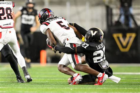 Jaylin Lackey Looking To Take Step Forward In Second Year On West End