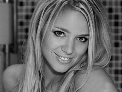 Sexy Smile Youtube Wallpaper 30733721 Fanpop