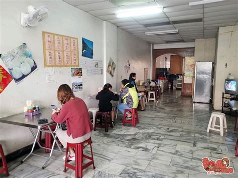 不到50元吃超飽在地人大推這家阿嬤ㄟ店滿滿肉燥飯只要10元乾麵也是佛心分量 食尚玩家