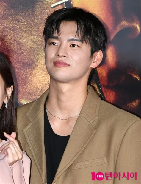 Ten 포토 서인국 짙은 잘생김 텐아시아