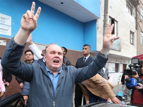 López Aliaga Sus promesas más llamativas cobrar solo 10 soles como