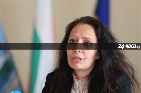 Бившата кметица на Красно село Росина Станиславова отиде да гласува а полиция я отведе в