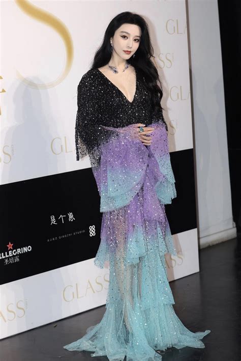 Frida Premiere2002 Rsalmahayek