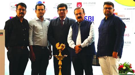 स्वत शी प्रामाणिक राहून निवडलेला मार्ग हाच यशस्वी ‘करिअरचा मूलमंत्र राजेश नार्वेकर यांचे