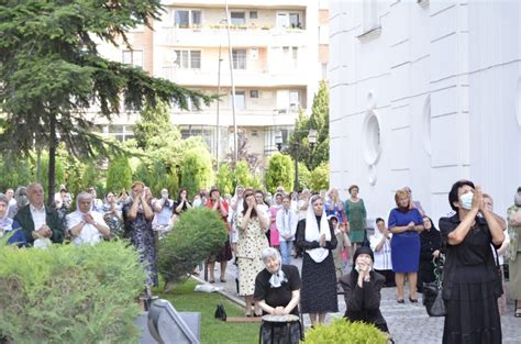 PS Părinte Emilian Crișanul la hramul Catedralei din Deva Arhiepiscopia Aradului