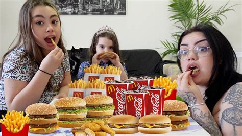Mukbang Organizziamo La Festa Di Lara Chiara Paradisi Youtube