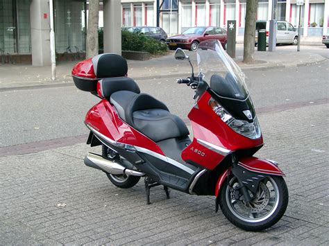Can you ride a Aprilia Atlantic 500 with an A2 licence?