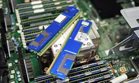 Intel Optane Persistent Memory 200 Series Review MemVerge
